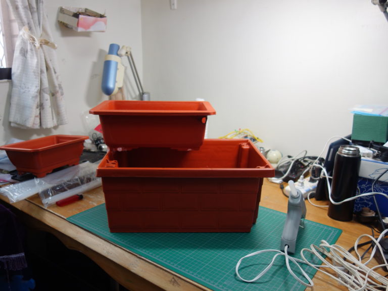 Stacking the containers | Makeshift Engineer